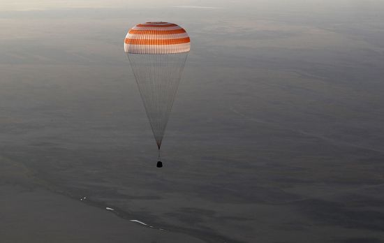 Parachute Carrying Soyuz Ms04 Capsule Returning Editorial Stock Photo ...