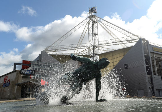 Tom Finney Statue Splash Outside Deepdale Editorial Stock Photo - Stock ...