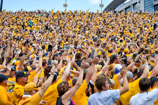 Iowa Hawkeyes Fans Cheer They Face Editorial Stock Photo - Stock Image ...