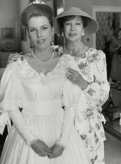 Bride Emma Campbell Her Mother Barbara Haber Amaçlı Stok Fotoğrafı ...