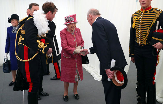 Queen Elizabeth Ii Meets Veteran Percy Editorial Stock Photo - Stock ...