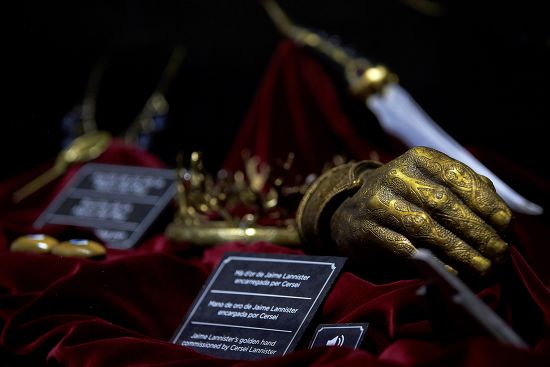 View Jaime Lannisters Golden Hand Hbo Editorial Stock Photo - Stock ...