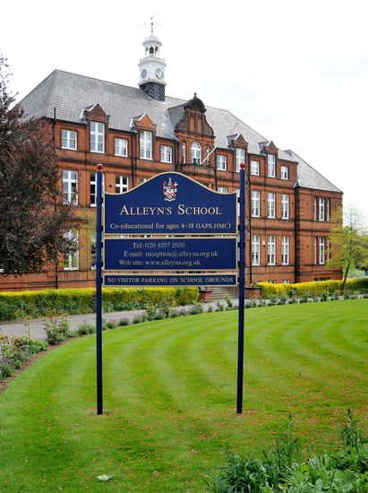 Alleyns School Closed Four Children Were Editorial Stock Photo - Stock ...
