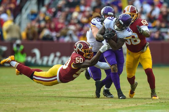 Washington Redskins Linebacker Martrell Spaight 50 Editorial Stock ...