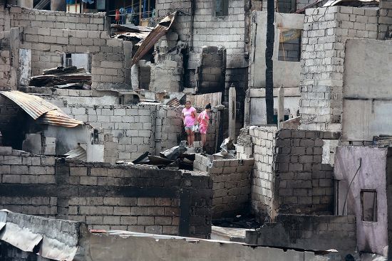 Residents Return Their Burnt Home Retrieve Editorial Stock Photo ...