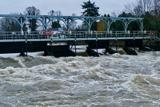 Flood Gates Raised Marsh Lock Henley Editorial Stock Photo - Stock ...