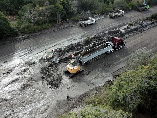 Crews Work Clear Mud Inundated 101 Editorial Stock Photo - Stock Image ...