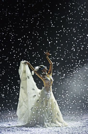 Chinese Dancing Master Yang Liping Performs Editorial Stock Photo ...