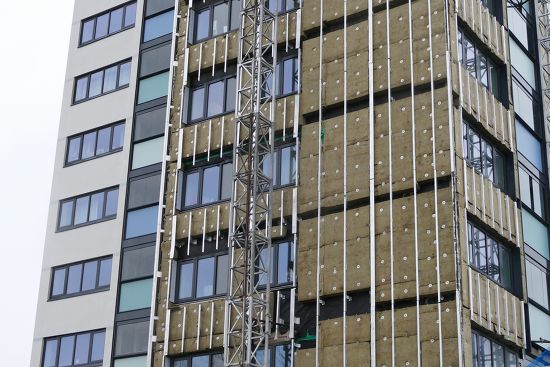 Council Workers Strip Flammable Vitrabond Cladding Editorial Stock ...