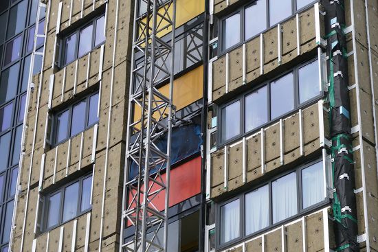 Council Workers Strip Flammable Vitrabond Cladding Editorial Stock ...