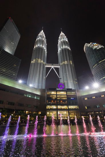 Klcc Lake Symphony Water Fountain Show Editorial Stock Photo - Stock ...