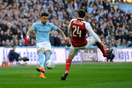 Hector Bellerin Arsenal Kyle Walker Manchester Editorial Stock Photo ...