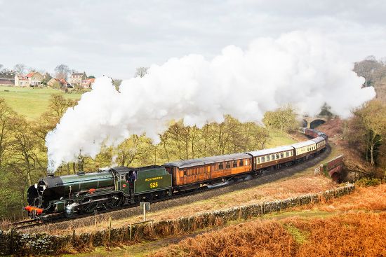 1934 Steam Engine 926 Repton Pulls Editorial Stock Photo - Stock Image ...