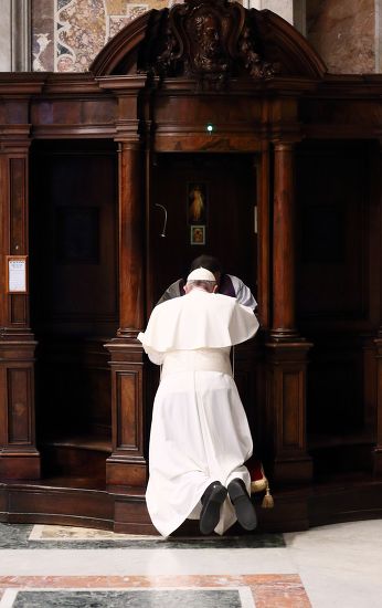 Pope Francis Goes Confession Confessor Father Editorial Stock Photo ...