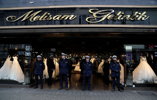 Police Secures Bridal Shop During Visit Editorial Stock Photo - Stock ...