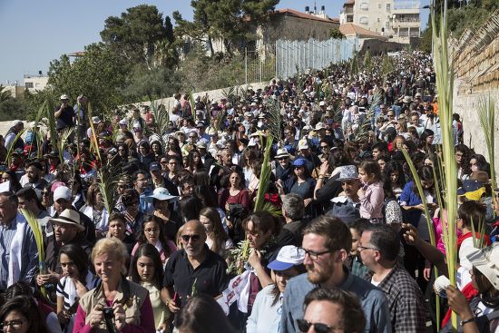 Thousands Christian Pilgrims Retraced Footsteps Jesus Editorial Stock ...