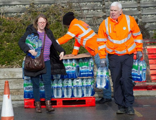 Families Queue Water Bottles Taps Run Editorial Stock Photo - Stock ...
