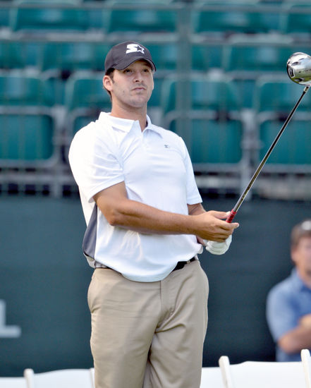 Dallas Cowboys Quarterback Tony Romo Watches Editorial Stock Photo ...