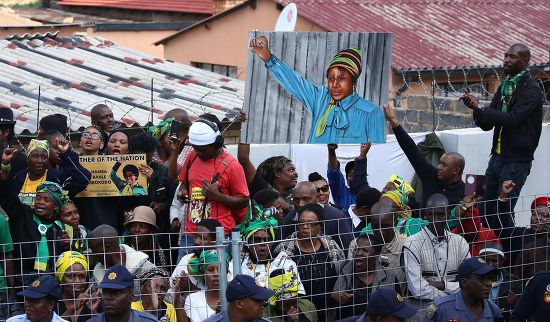 South Africans Gather Coffin Late Winnie Editorial Stock Photo - Stock ...