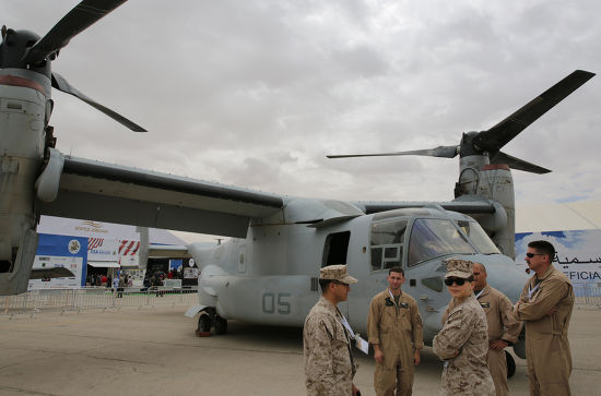 Us Soldiers Stand Front V22 Osprey Editorial Stock Photo - Stock Image ...