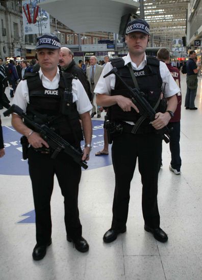 Armed Police Waterloo Railway Station Police Editorial Stock Photo ...