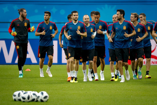 Spanish National Soccer Team Players Warm Editorial Stock Photo - Stock ...