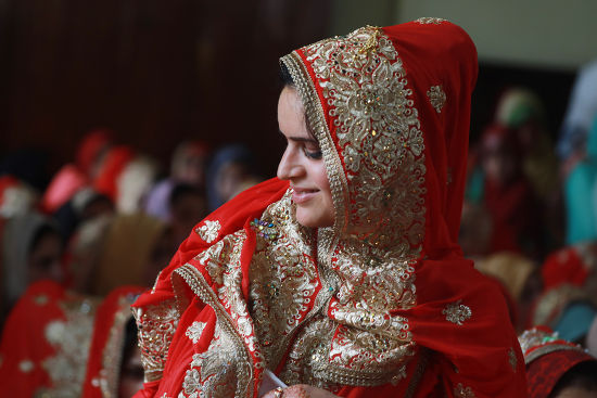 Kashmiri Muslim Bride During Mass Marriage Editorial Stock Photo ...