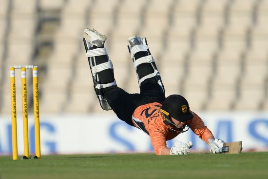 Tammy Beaumont Southern Vipers Diving Reach Editorial Stock Photo ...