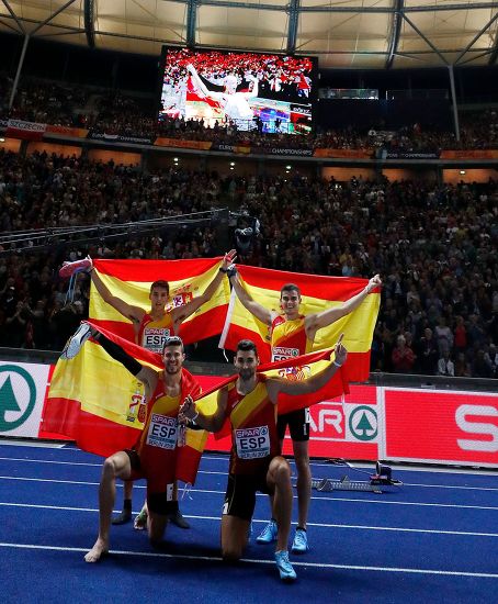Spanish Runners Celebate After Placing 3rd Editorial Stock Photo ...