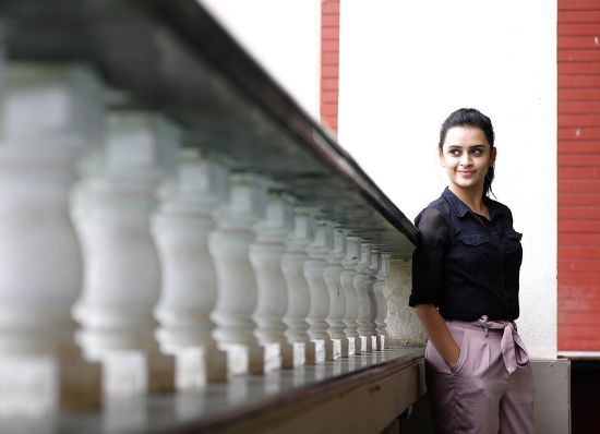 Marathi Actor Parna Pethe During Promotion Editorial Stock Photo ...