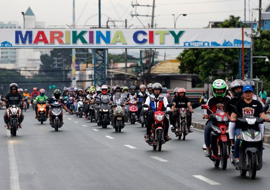 Filipino Motorcycle Riders Maneuver They Travel Editorial Stock Photo ...