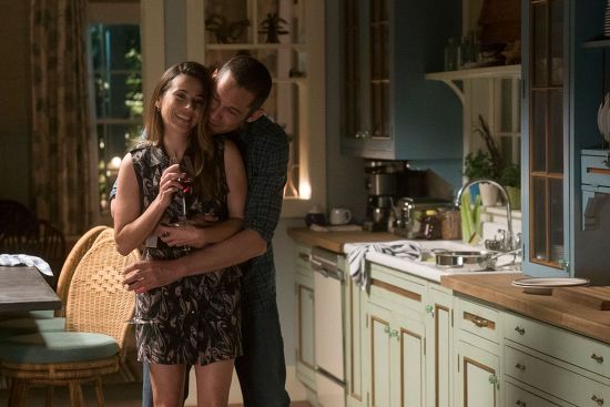 Linda Cardellini Meg Rayburn Enrique Murciano Editorial Stock Photo ...