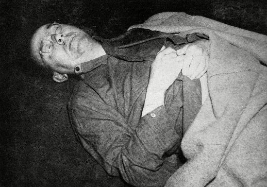 Photograph Showing Corpse Heinrich Himmler 19001945 Editorial Stock ...