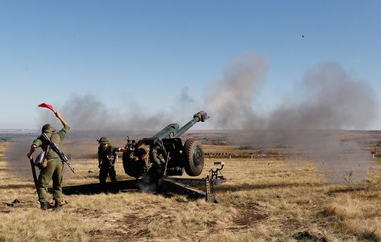 122mm Towed Howitzers D30 Fires During Editorial Stock Photo - Stock ...