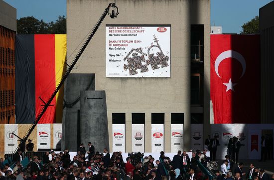 Visitors Gather Entrance Ditib Turkishislamic Union Editorial Stock ...