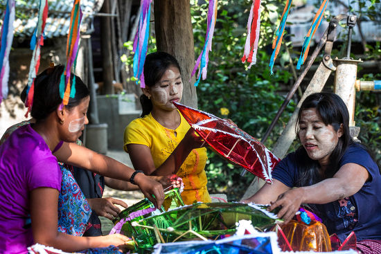Myanmar Women Make Paper Lantern Thadinkyut Editorial Stock Photo ...