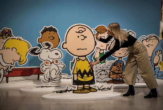 Large Cutout Peanuts Characters Installed Editorial Stock Photo - Stock ...