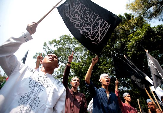 Indonesian Muslims Hold Tawheed Flags Shout Editorial Stock Photo ...