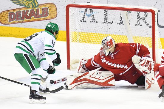 Wisconsin Badgers Goaltender Jack Berry 1 Editorial Stock Photo - Stock ...