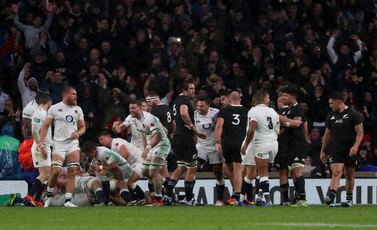 England Team Celebrate Their Rolling Maul Editorial Stock Photo - Stock ...