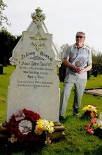 SAS VETERAN PETE WINNER GRAVE PRIVATE Editorial Stock Photo - Stock ...