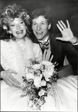 "Wedding Actress Singer Fiona Hendley Husband" - Ảnh báo chí có sẵn ...