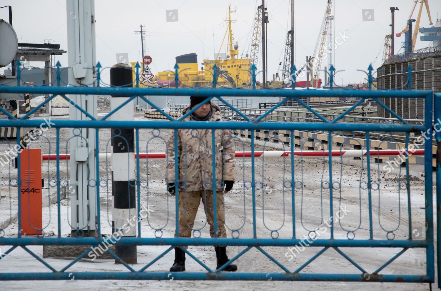 Soldier Guards Entrance Seaport Mariupol Ukraine Editorial Stock Photo ...