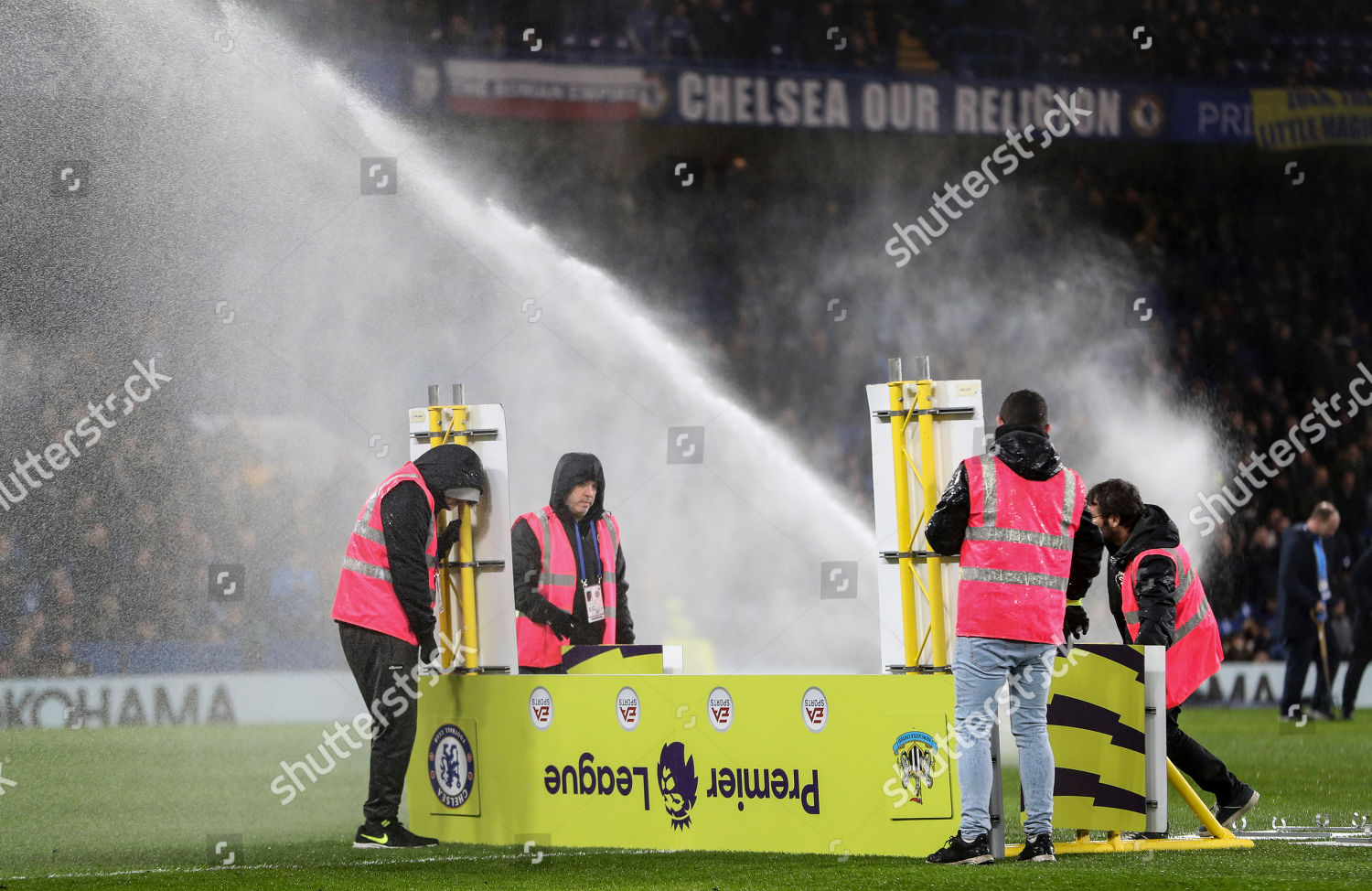 People Building Premier League Arch Get Editorial Stock Photo - Stock ...