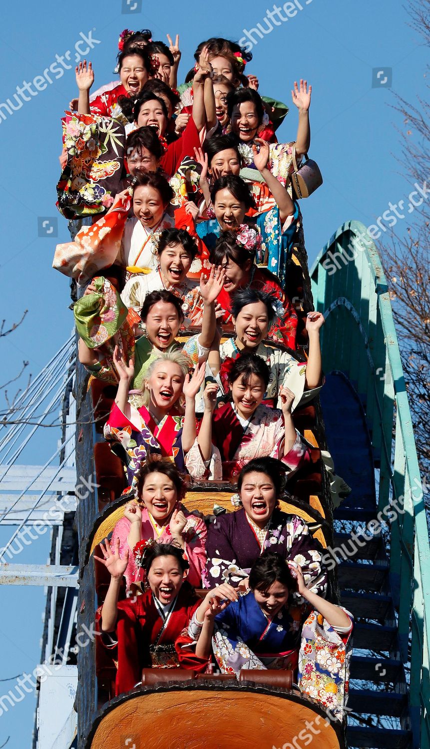 Kimonoclad 20yearold Japanese Women Scream They Editorial Stock Photo ...
