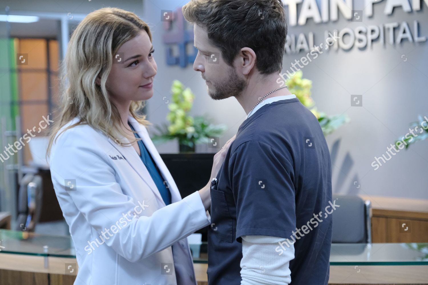 Emily Vancamp Nicolette Nevin Matt Czuchry Editorial Stock Photo ...