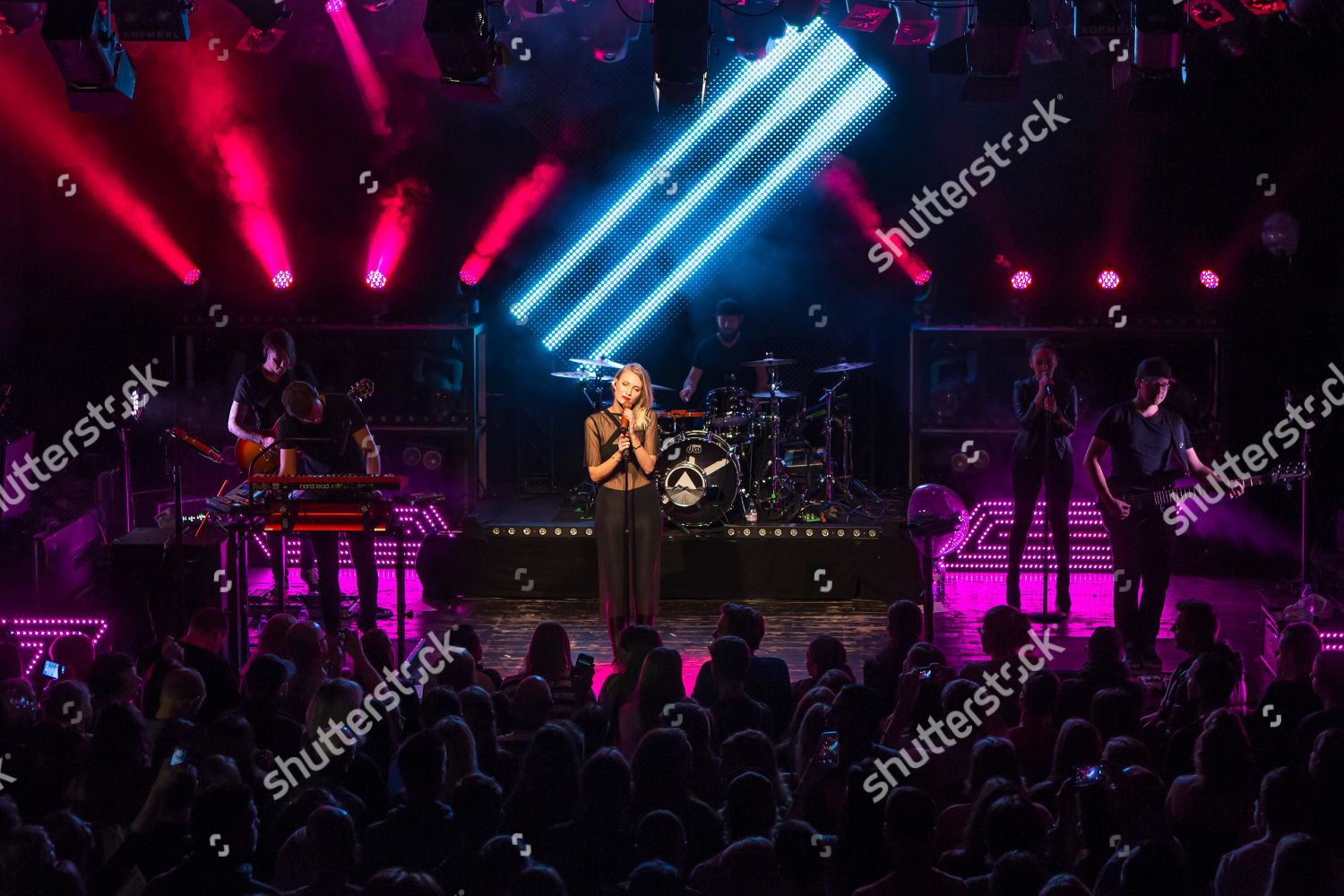 German Electropop Singersongwriter Band Glasperlenspiel Singer ...