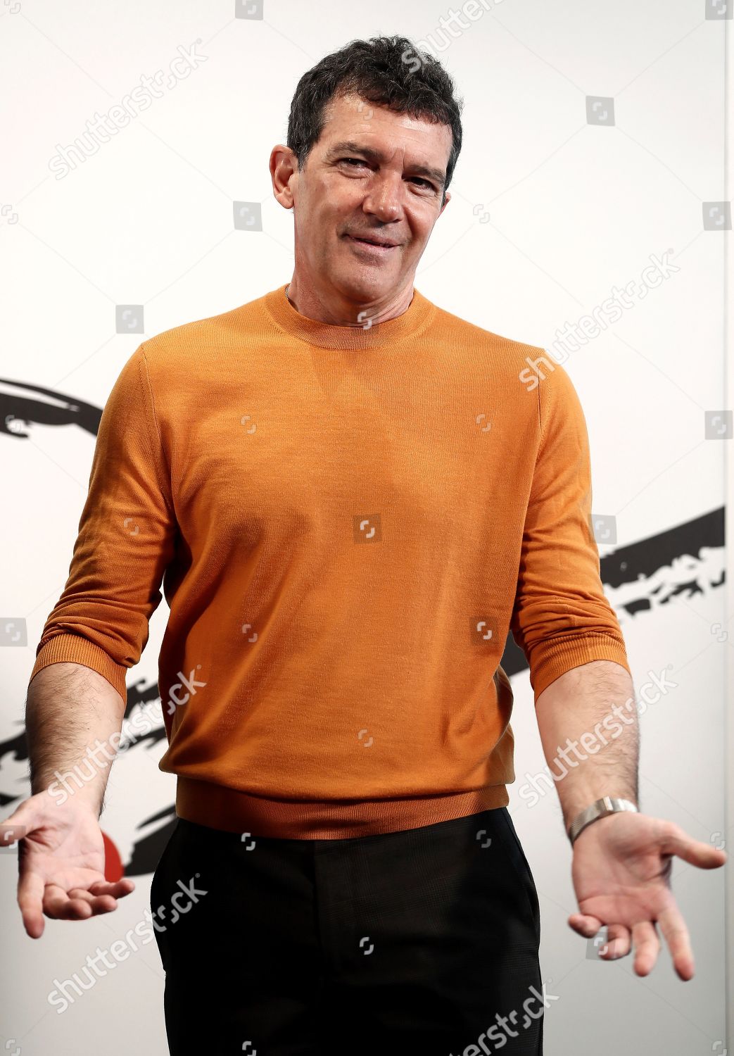 Antonio Banderas Poses Photographers During Presentation Editorial ...