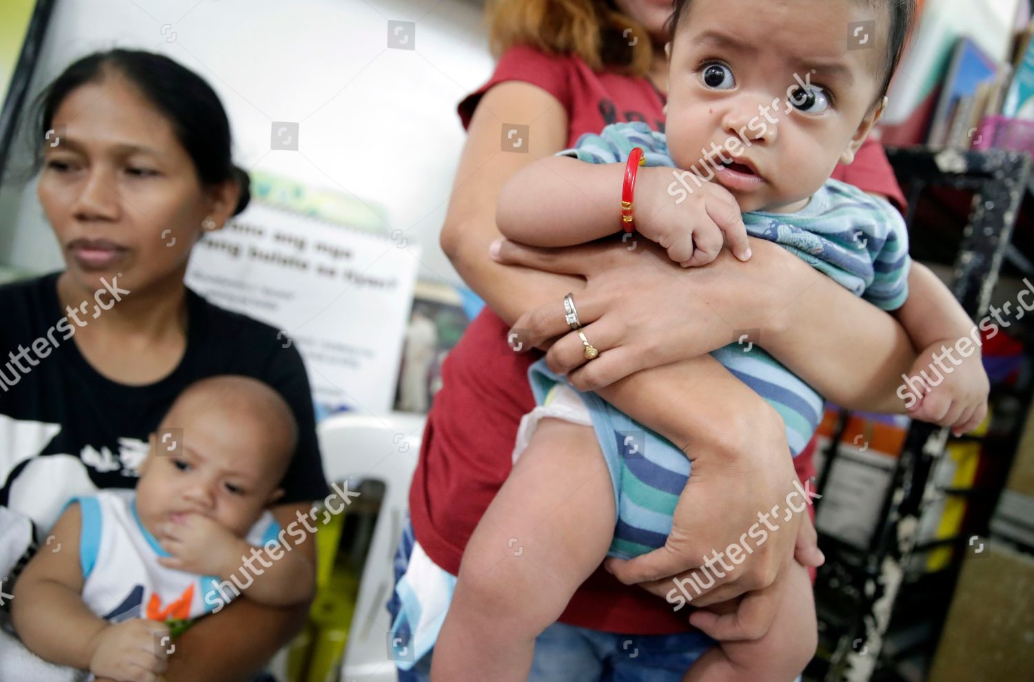 Filipino Mother Their Babies Wait Inside Editorial Stock Photo - Stock ...