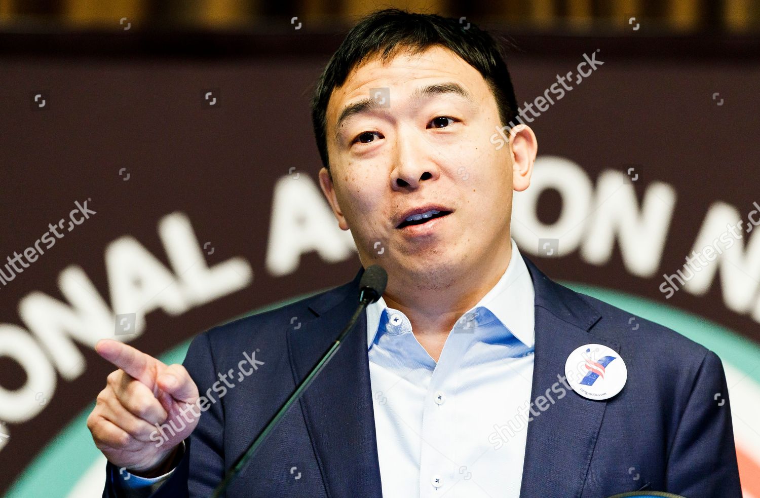 Presidential Candidate Entrepreneur Andrew Yang Addresses Editorial ...